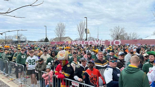 Green Bay’s NFL draft and Oshkosh's EAA helped set record for Wisconsin ...