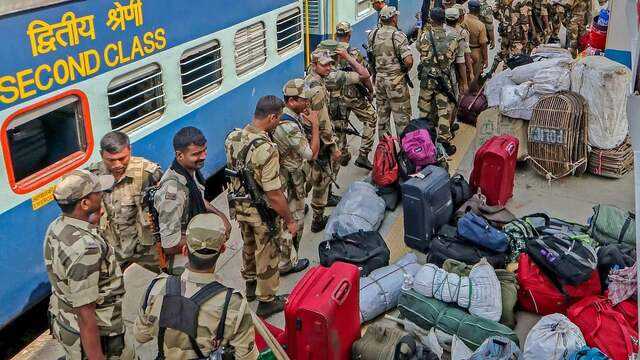 Trains carrying election troops delayed by 10-25 hrs; breakfast served ...