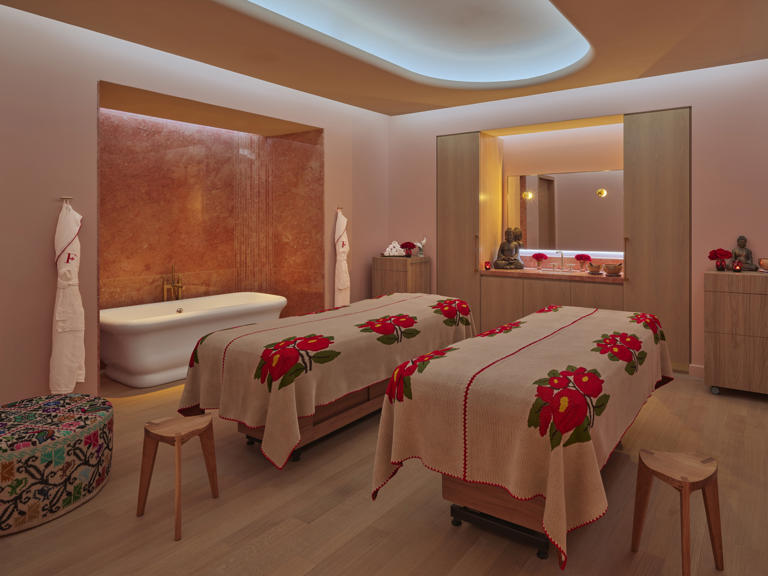 I tried every pool in New York’s most extravagant new spa