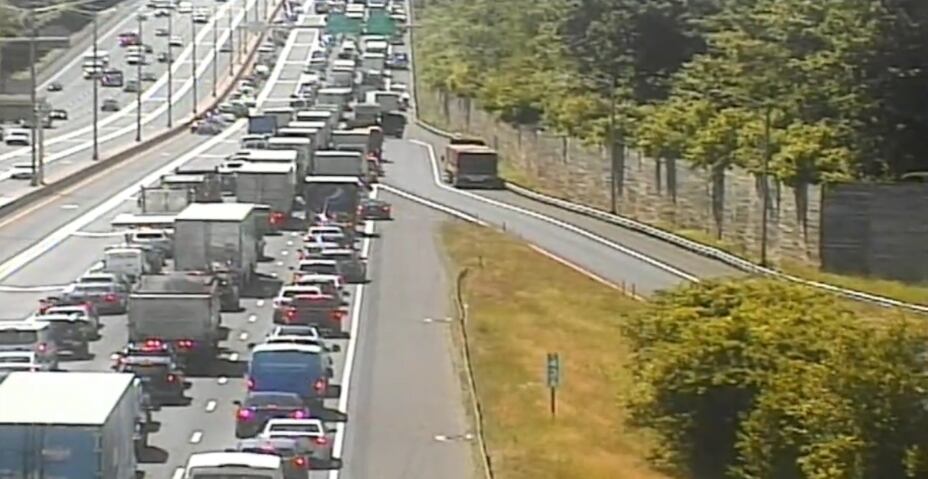 22-year-old man dies after striking tractor-trailer on I-91 in Windsor ...