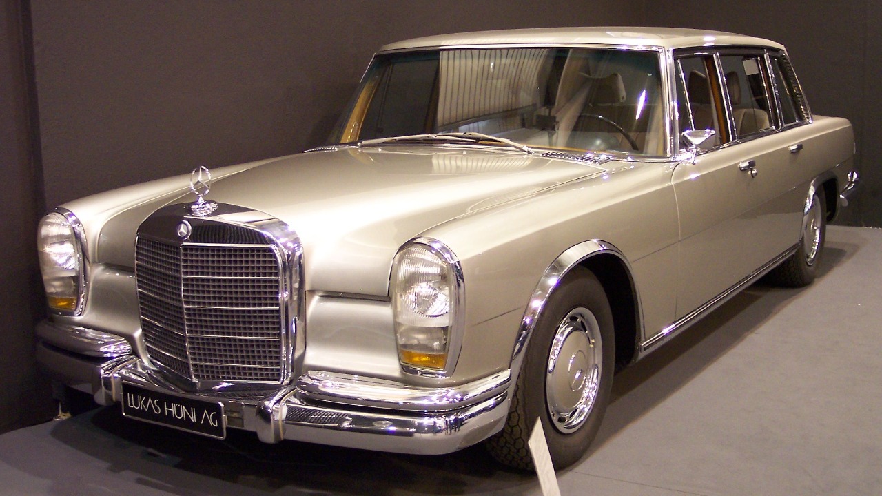 10 classic cars that felt expensive long before luxury became normal