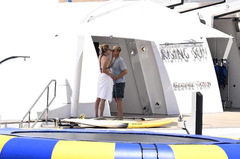 Ellen DeGeneres and wife Portia de Rossi pack on PDA during yacht ride ...