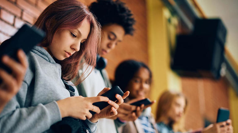 Mobile phones to be banned in all Edinburgh secondary schools