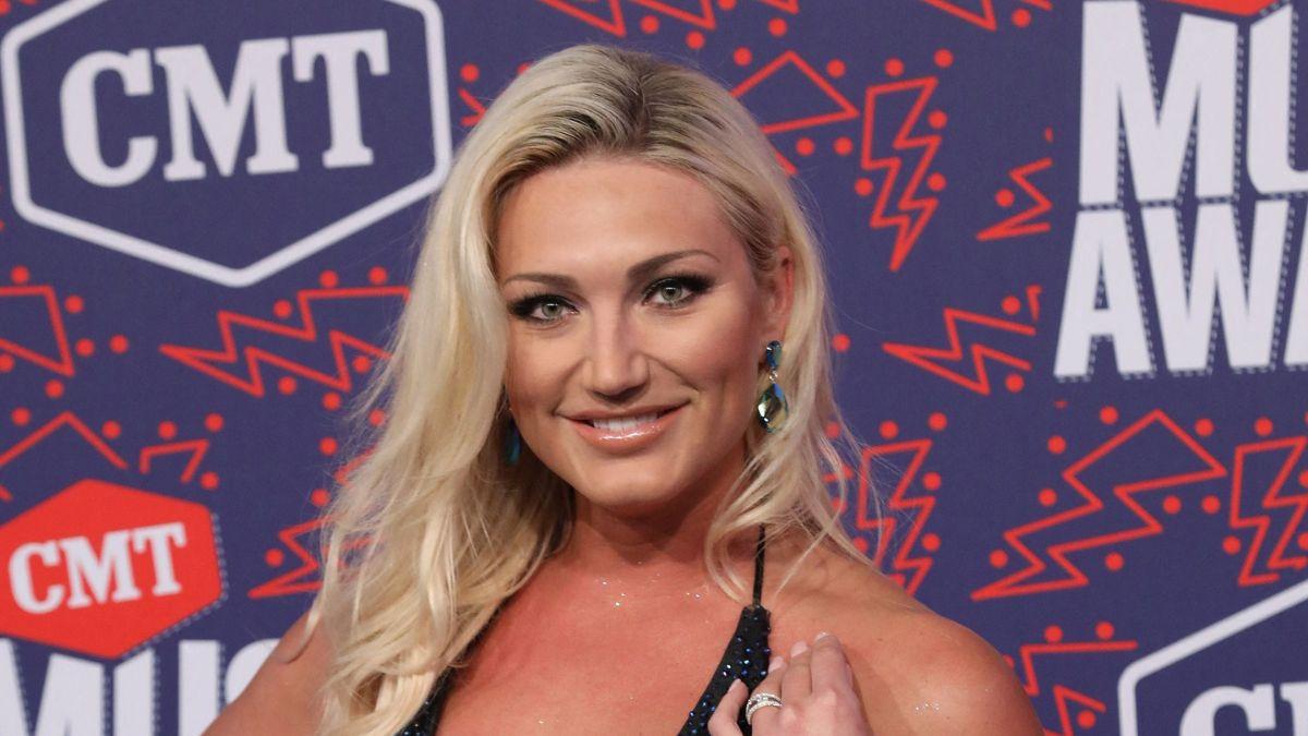 Brooke Hogan opens up about the struggles of motherhood: 'Doing it on ...