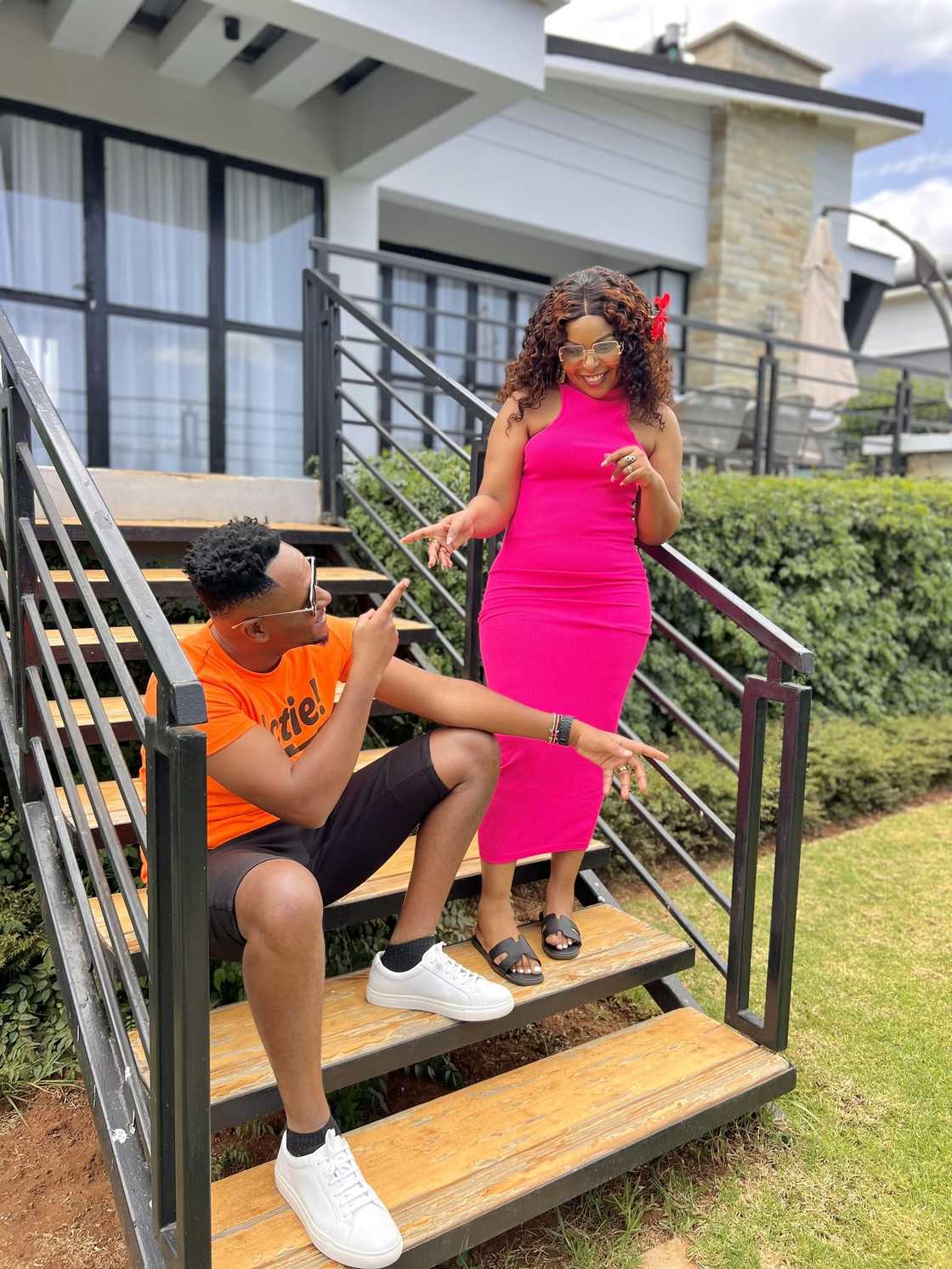 Size 8 gives fans tour of ultramodern kitchen: "A dream"