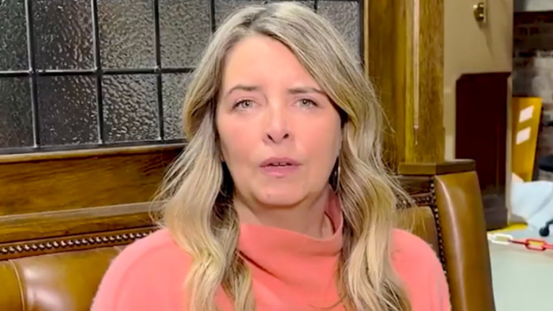 Emmerdale star Emma Atkins sends message to fans after 'distressing ...