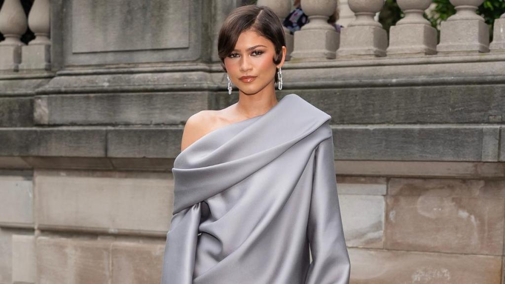 Zendaya's tiny Patrick Kelly babydoll micro minidress is surprisingly airy