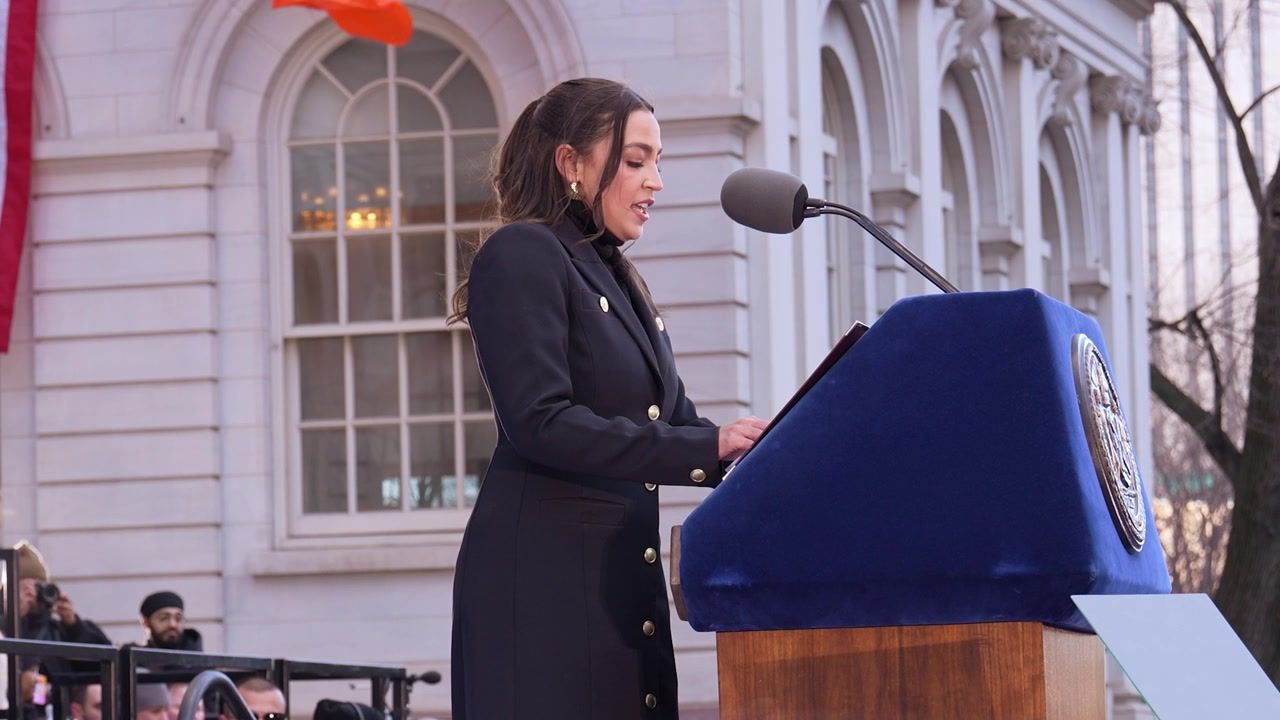 AOC slams Trump after Knicks game clip