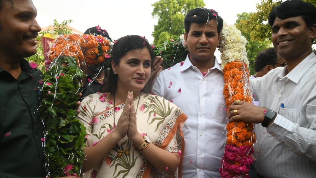 Navneet Rana rejects NCP offer, reaffirms BJP loyalty