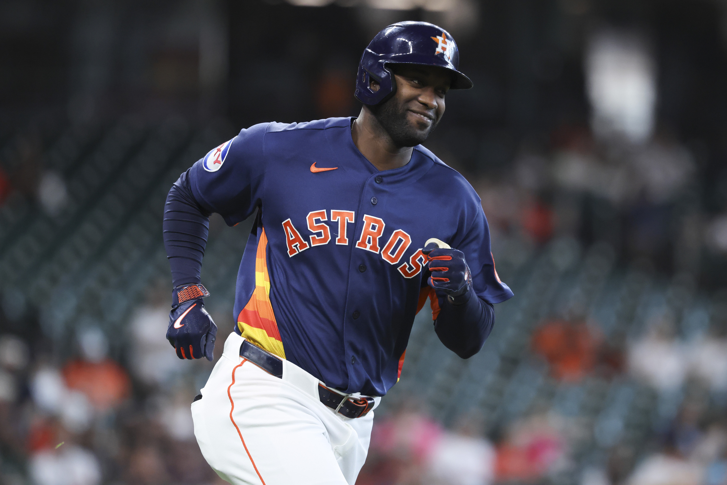 Astros GM: "Zero discussions" about trading Alvarez, Peña