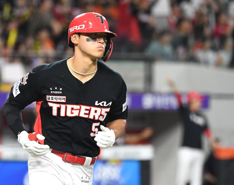 Three errors let Doosan's Kim score
