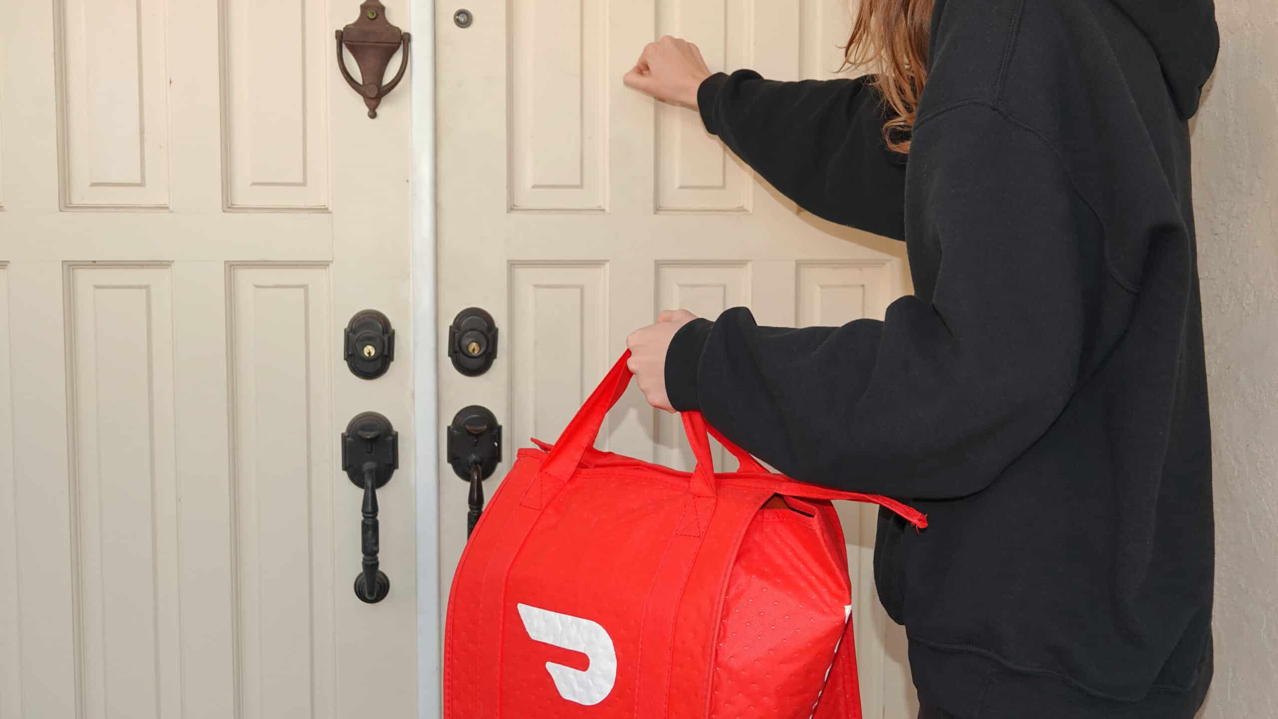 “She needed me in that moment”: Simple food delivery helps woman ...