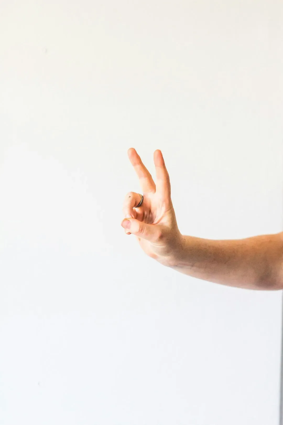 8 common phrases that can make women come across as less educated than ...