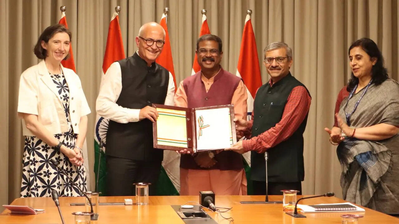 Dharmendra Pradhan hands approval letters to 3 foreign universities to ...