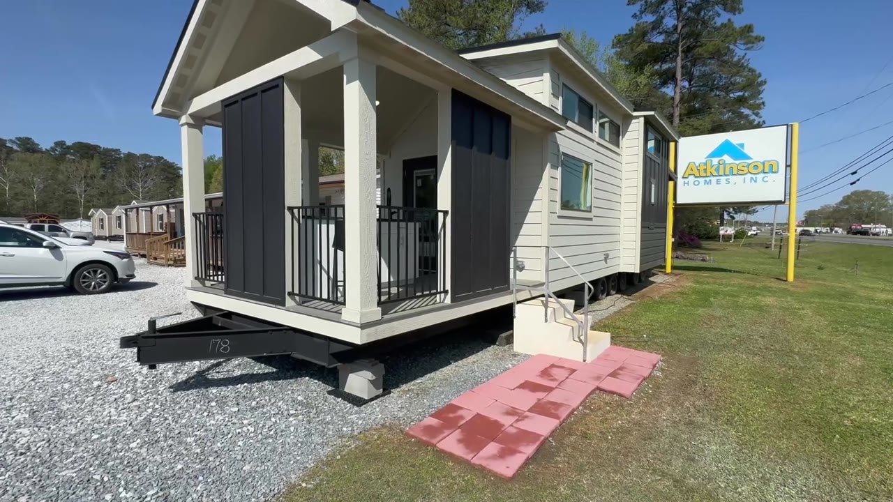 This tiny home has an outdoor kitchen and suddenly big houses look wasteful