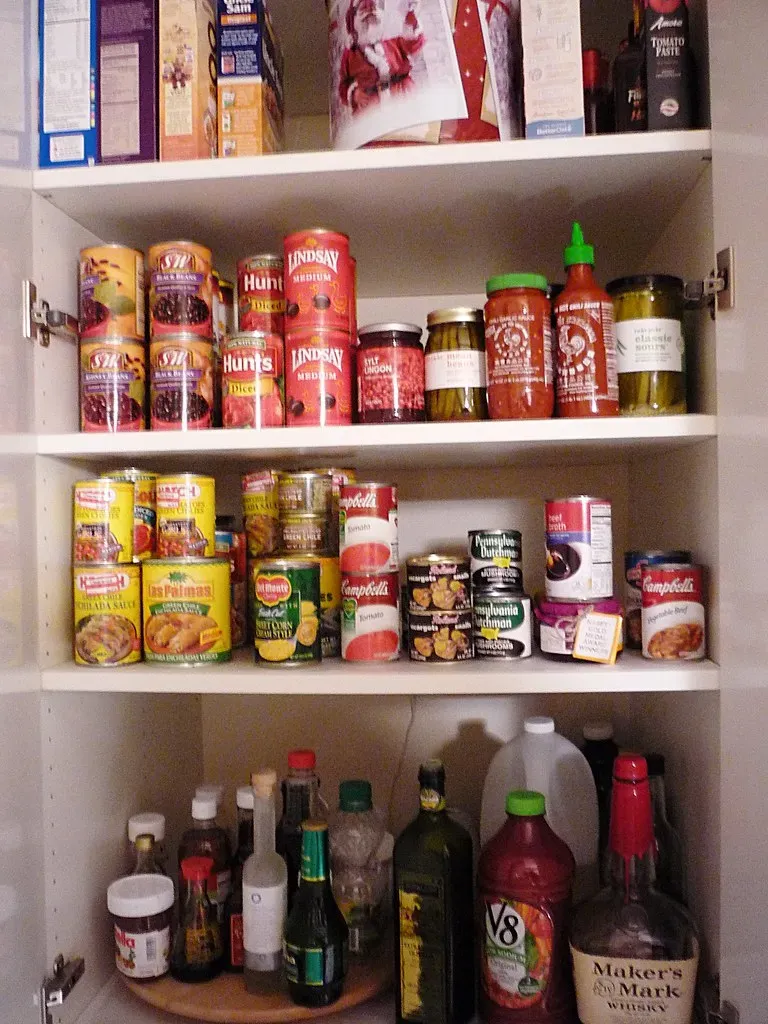 11 behaviors people raised without much money never quite let go of