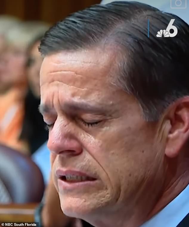 Florida developer breaks down during fatal boat crash trial of girl