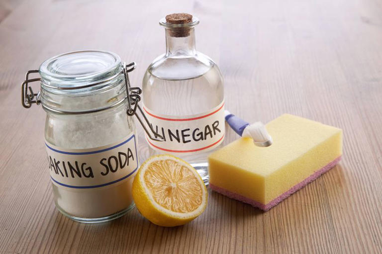 Cutlery will be sparkling again when soaked in 2 natural items — no ...