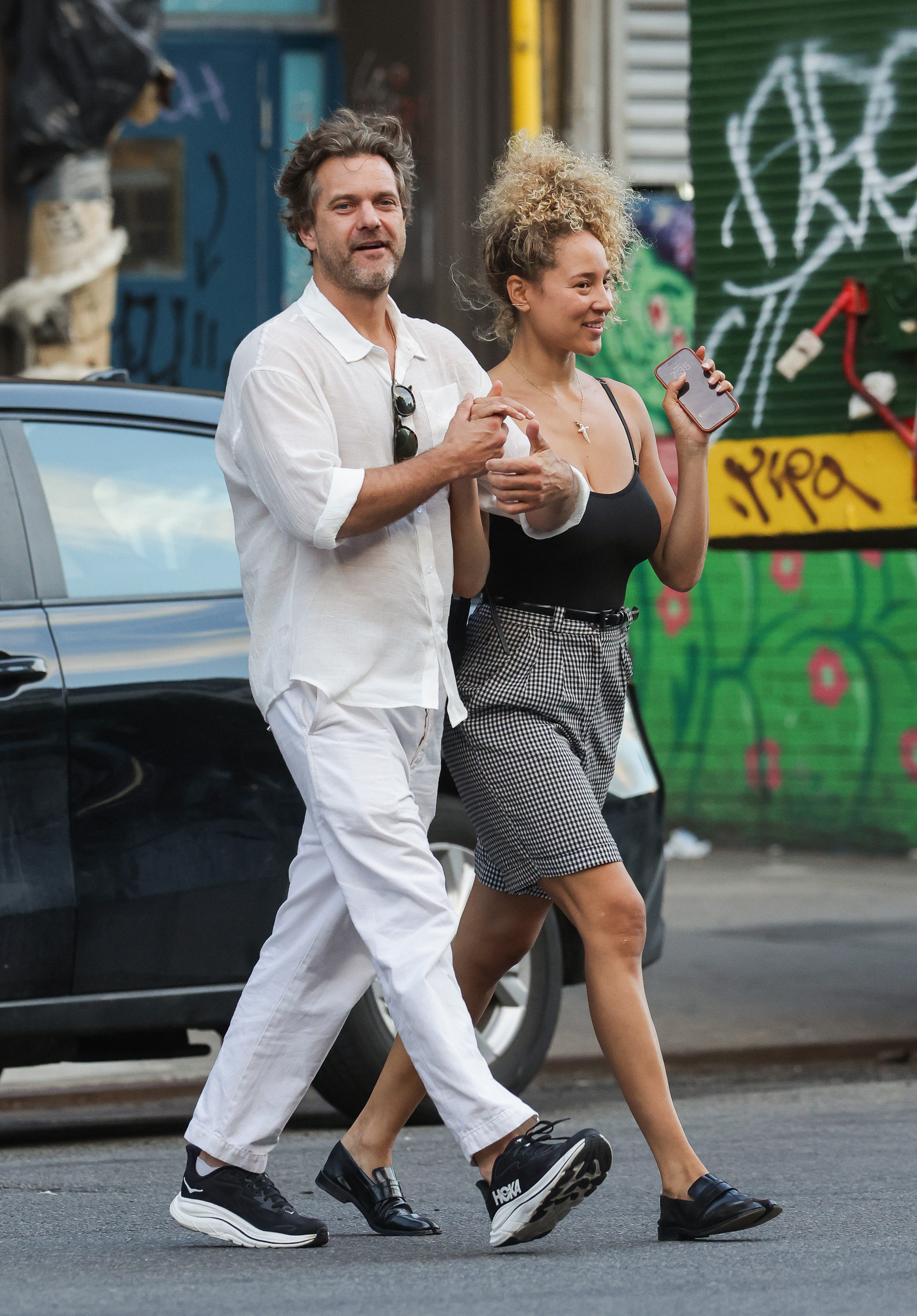 Joshua Jackson, model Olivia Burgess spark dating rumors with cozy NYC ...