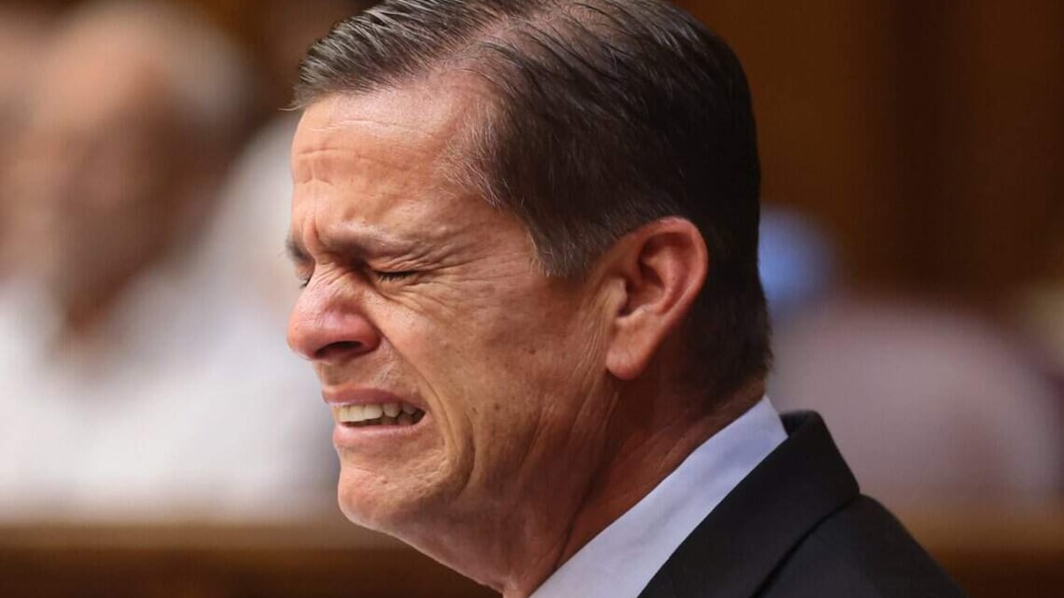 Florida trial paused after man charged in fatal boat crash breaks down ...