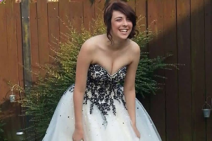 Thrifty bride does 'Princess Kate repeat' wearing school prom dress to ...