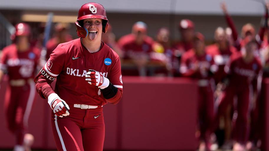 Kasidi Pickering enters transfer portal already destined for her next ...