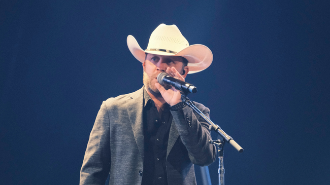 Justin Moore steps away from tour dates to focus on my health