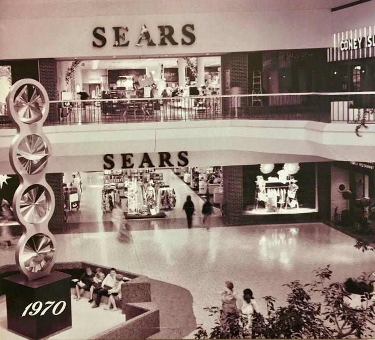 25 Sears photos that remind us why it once ruled retail
