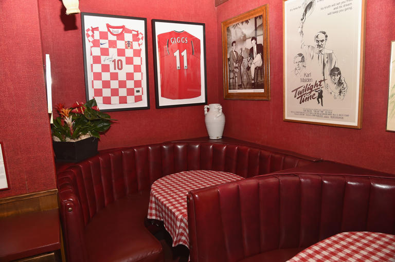 Dans ce restaurant de Los Angeles, Dan Tana's, les stars font la queue ...
