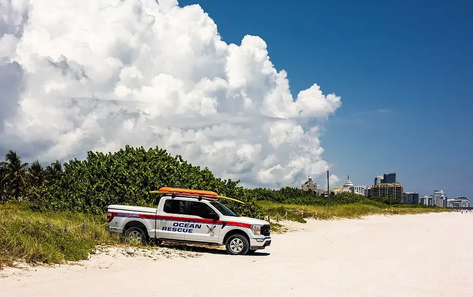 Flight attendant killed by suspected boat strike off Florida beach