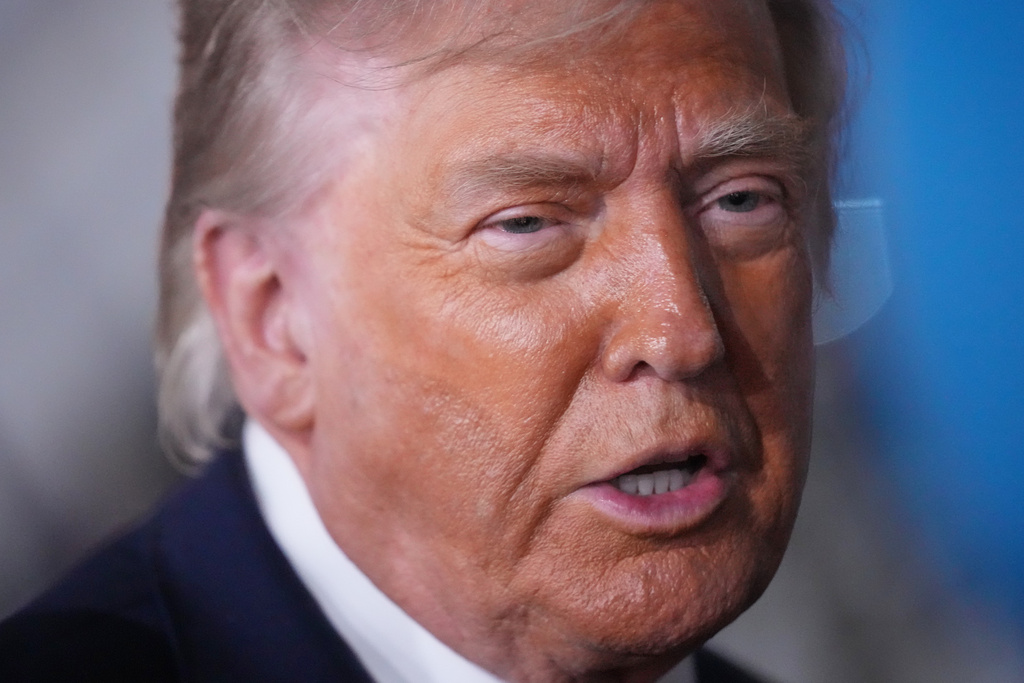 Trump: Iran sköt ned Apache-helikopter