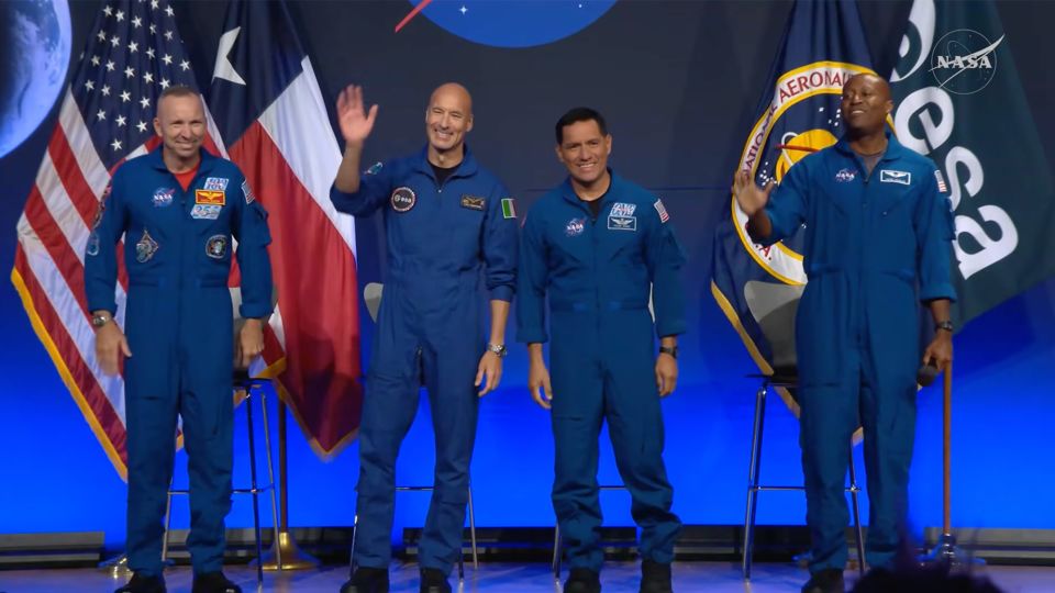 NASA reveals Artemis III crew that will take the next big step on its ...