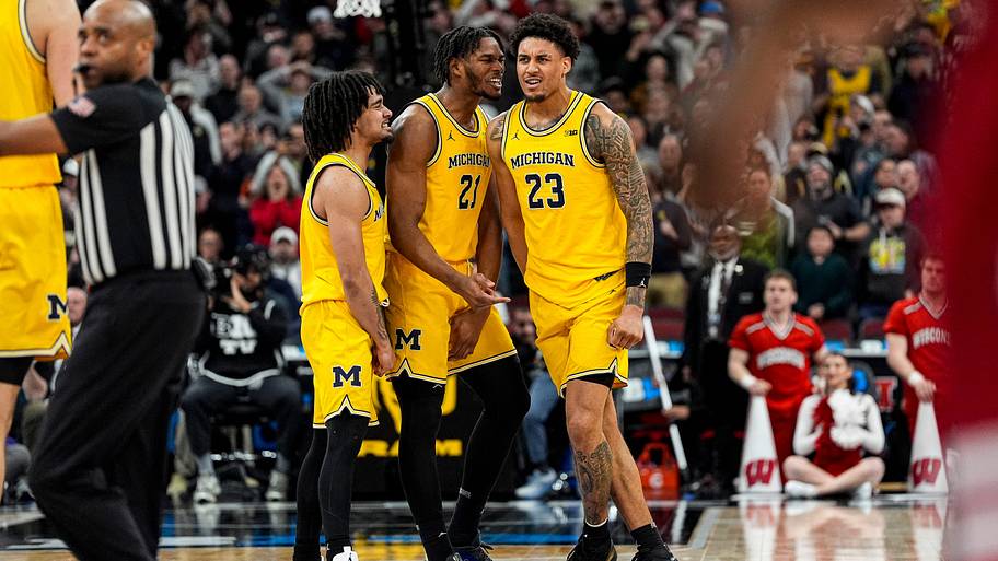Yaxel Lendeborg or Morez Johnson Jr.? Which Michigan man should the ...