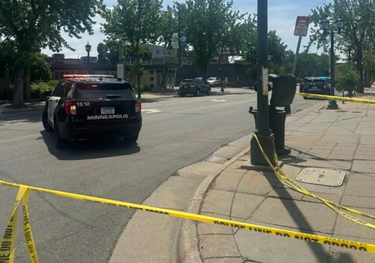 Live: Sheriff’s deputies take gunfire on Nicollet Avenue in active scene