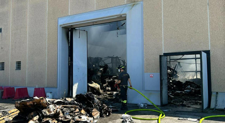 Incendio Magrì alla Baraccola, l'Arpam rassicura: nessuna traccia di ...