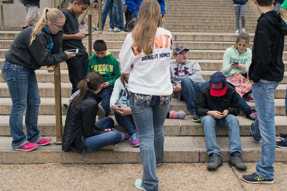 Kids shouldn’t be getting smartphones before the age of 13, study says