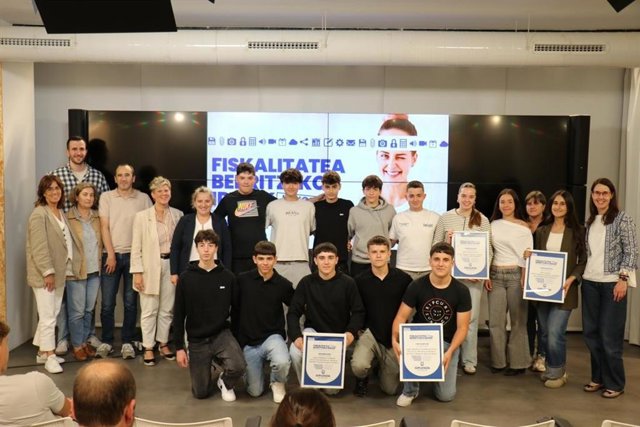 Antoniano Ikastetxea de Zarautz (Gipuzkoa) gana el Certamen Junior de ...
