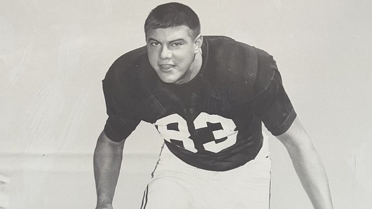 Bobby Crockett, WR for Arkansas’ unbeaten 1964 football squad, dies at 83
