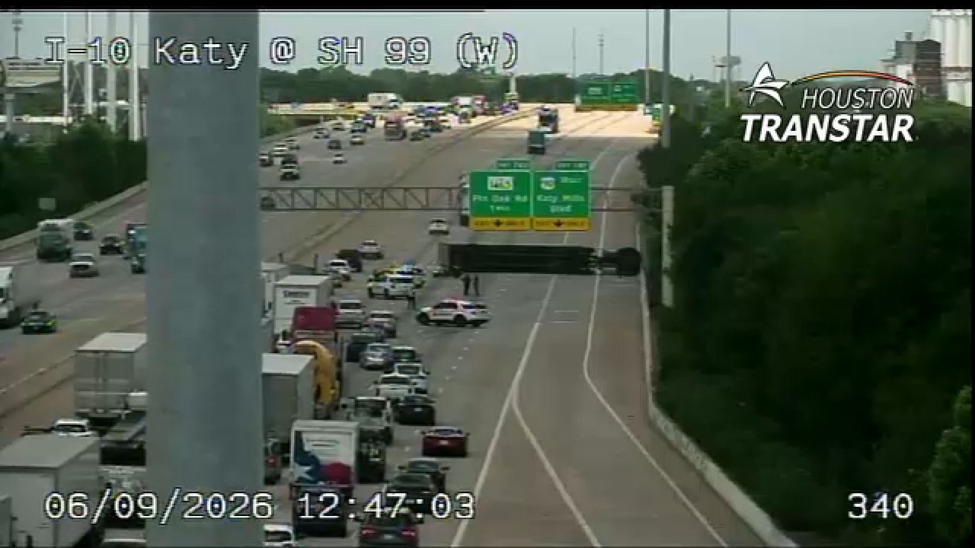 Overturned big rig causes multiple WB lanes to shut down on I-10 at Pin ...