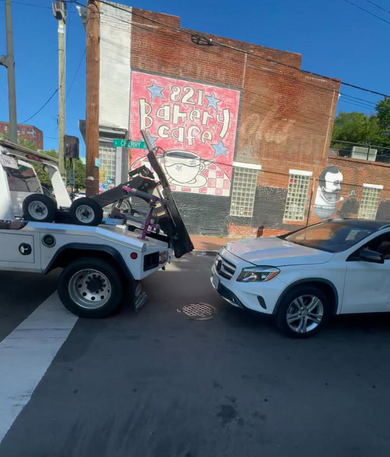 Mobile bar owner says uninsured tow truck driver damaged vehicle ...
