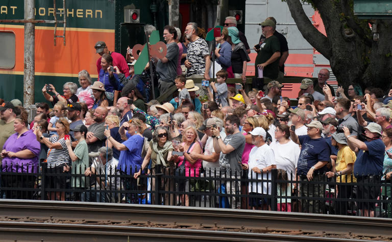 World's largest steam engine makes first Pennsylvania whistle stop