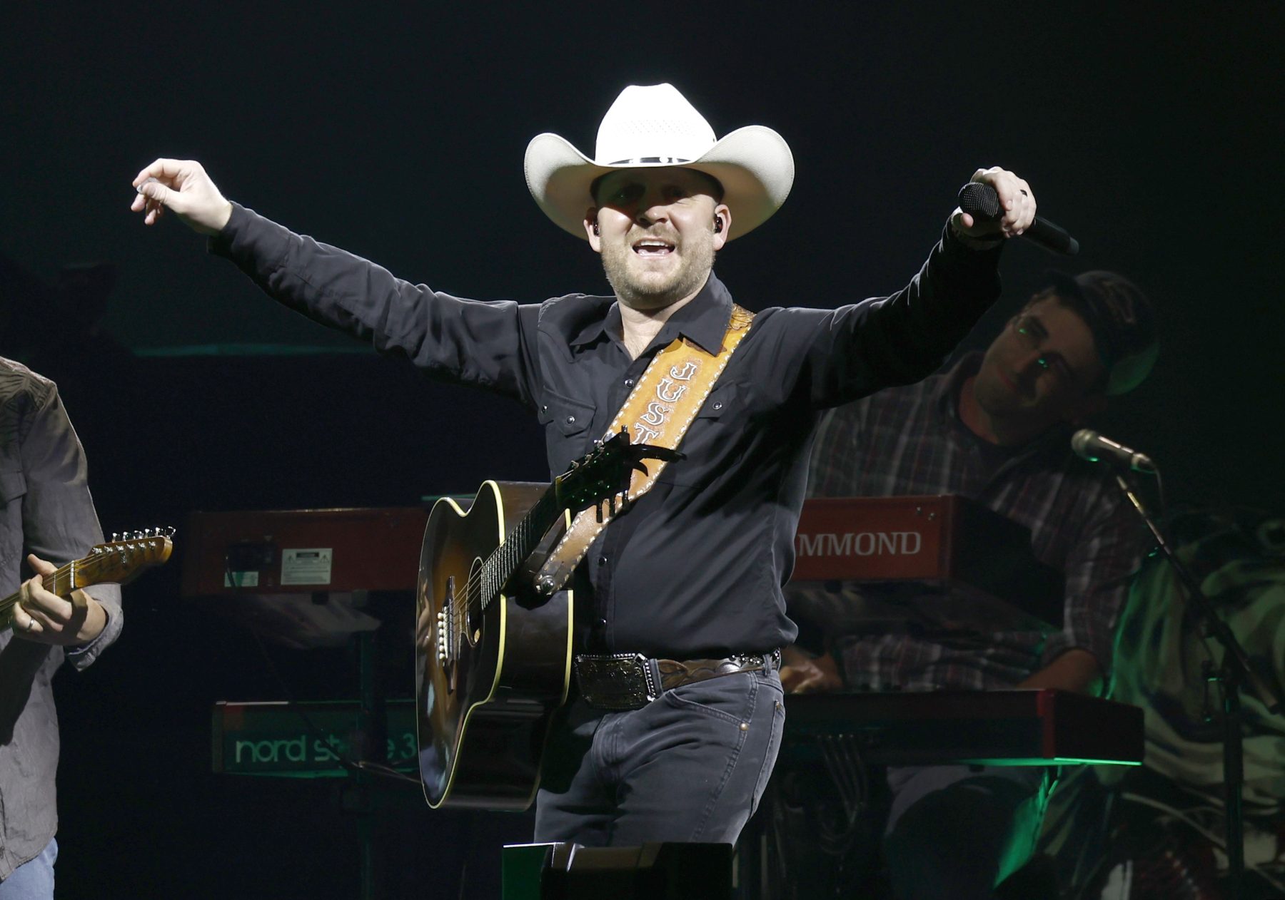 Justin Moore to pause touring to focus on his health