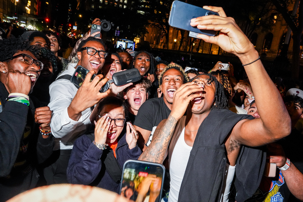 A 'rowdy' Knicks watch party ends with 21 in custody and 5 officers injured