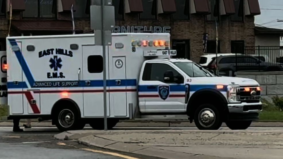 Police: Man hospitalized after crashing motorcycle at Geistown roundabout