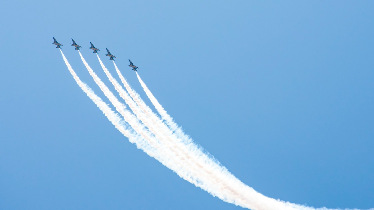 A jet’s white trail is just water vapor freezing into ice crystals
