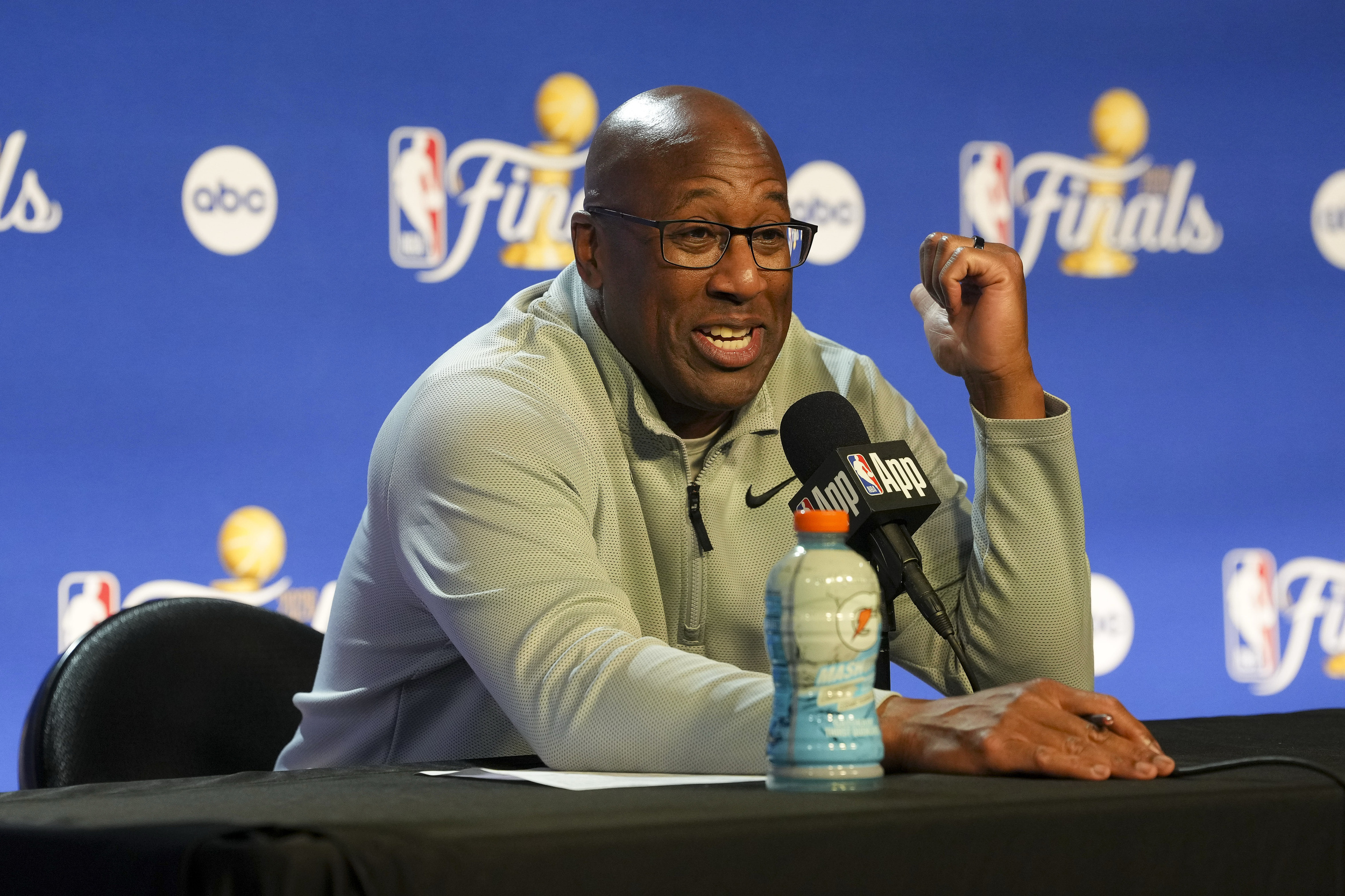 Mike Brown had big complaint after Game 3 loss