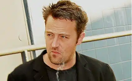 Friends: Médico de Matthew Perry pede para ser julgado como traficante ...