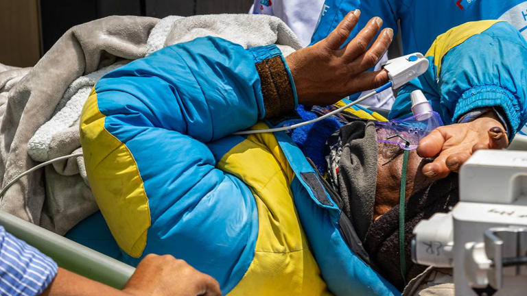 Dawa Sherpa found alive after six days missing on Mt. Everest, family ...