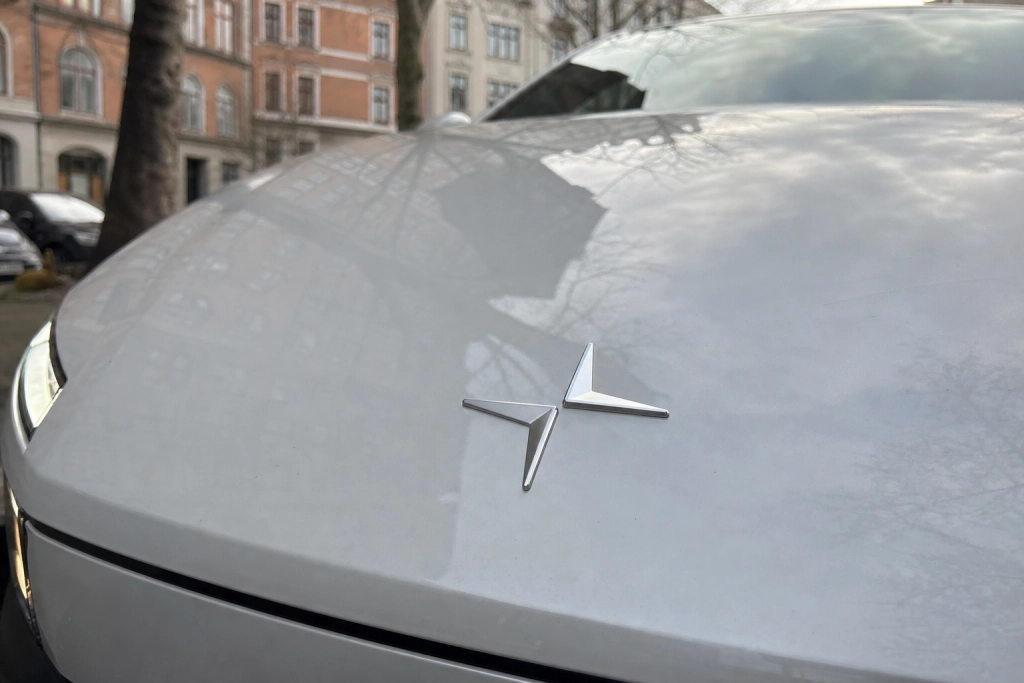 Polestar dropper Tesla-teknologi i kapløbet om selvkørsel