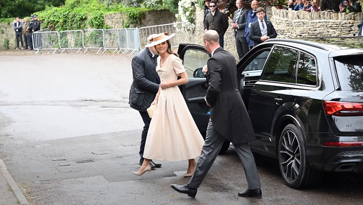 Watch: Prince William and Princess Kate drive themselves to royal wedding